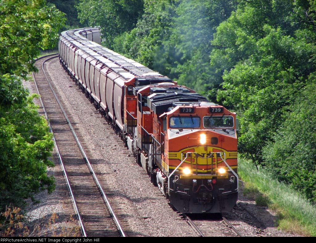 090614007 Eastbound BNSF manifest in siding on Wayzata Sub.